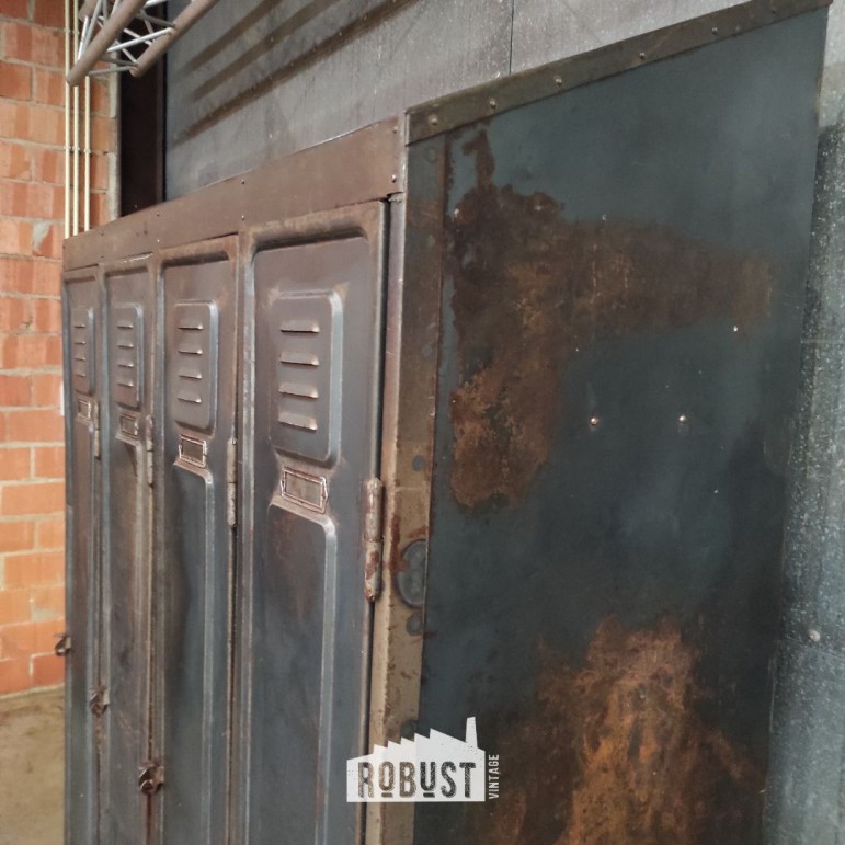 Industriële lockerkast 4-deurs | Vintage metalen kast met patina