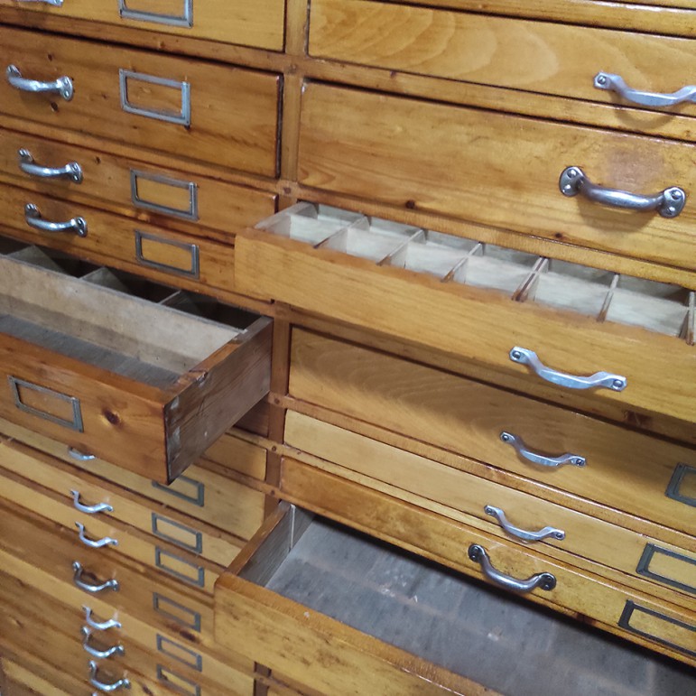 Vintage Houten Ladenkast Atelierkast Schuiven Shop Interior Workshop ...